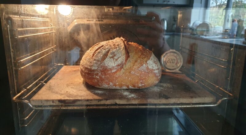 Pain maison : cette température au four et ces 3 gestes évitent le raté ...